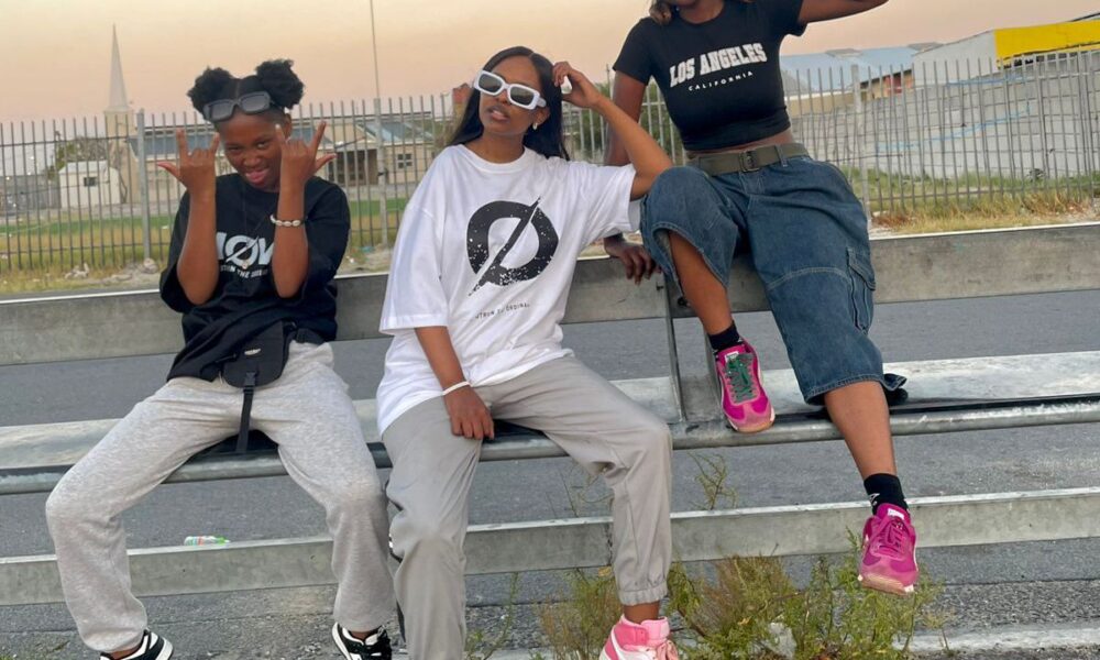 Brie Lee, Blue K, Efa & Yara Lane’s “Singenile” Is Taking The Internet ...